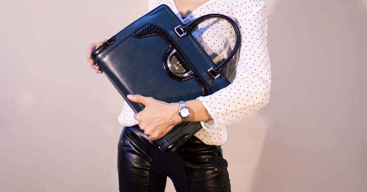 8 of The Best Bags for Sports Moms Must-Have in 2024 - According to ...